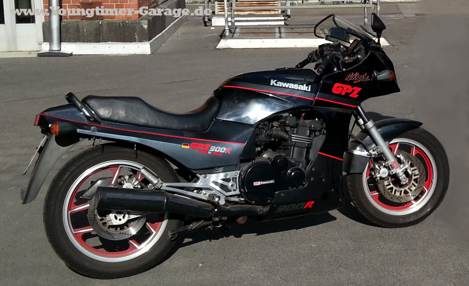 Kawasaki GPZ 900 R Ninja